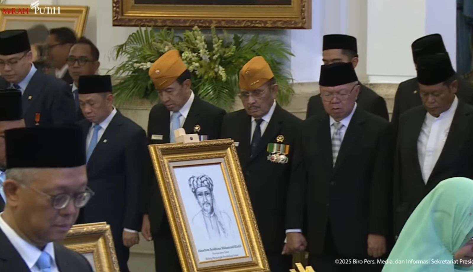 Syaikhona Muhammad Kholil Dianugerahi Gelar Pahlawan Nasional 2025 - Corenews.id